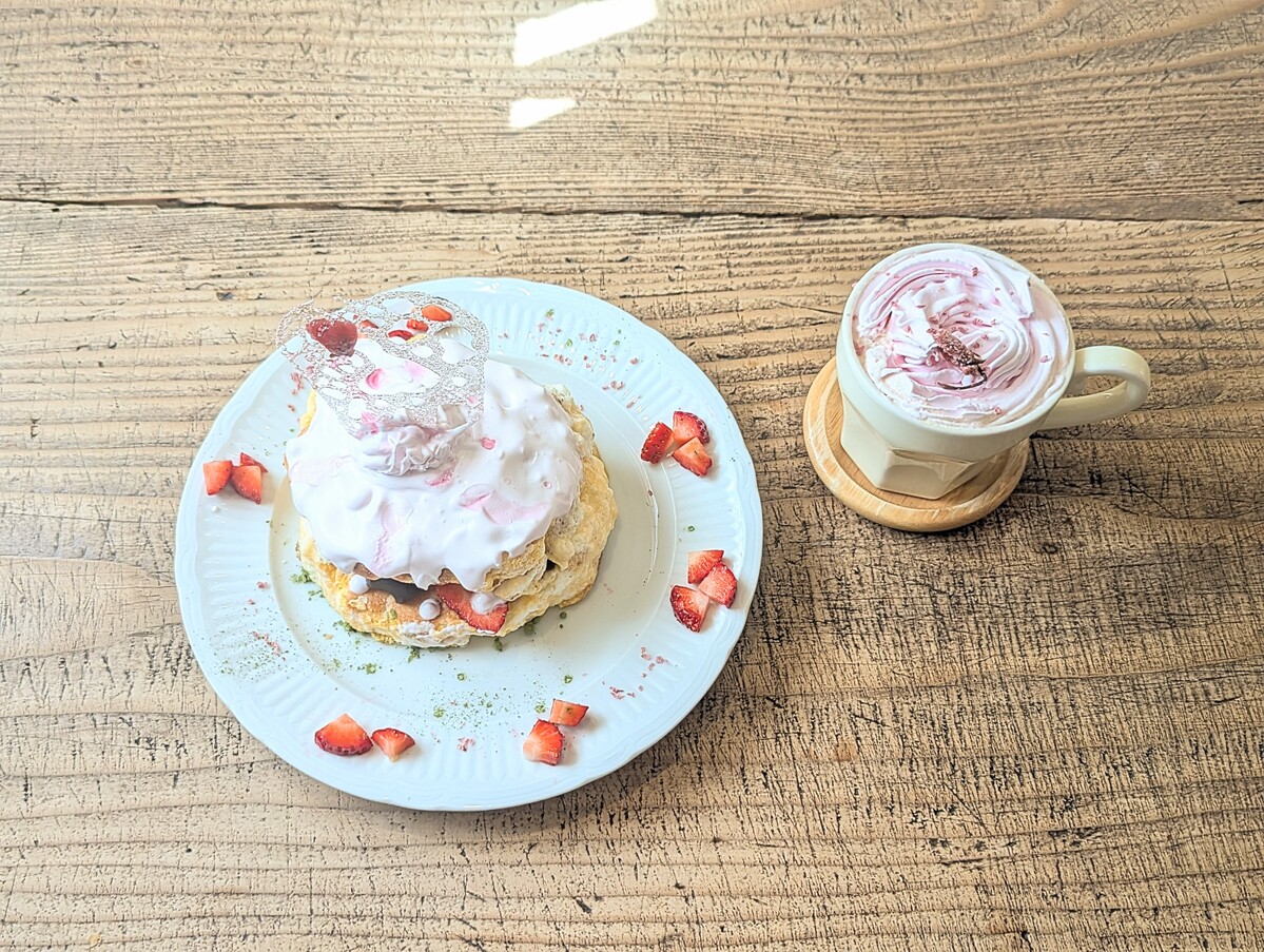 【イチオシメニュー】さくらパンケーキ&さくらラテ ｜西尾市のLapi cafe | chaoo.jp